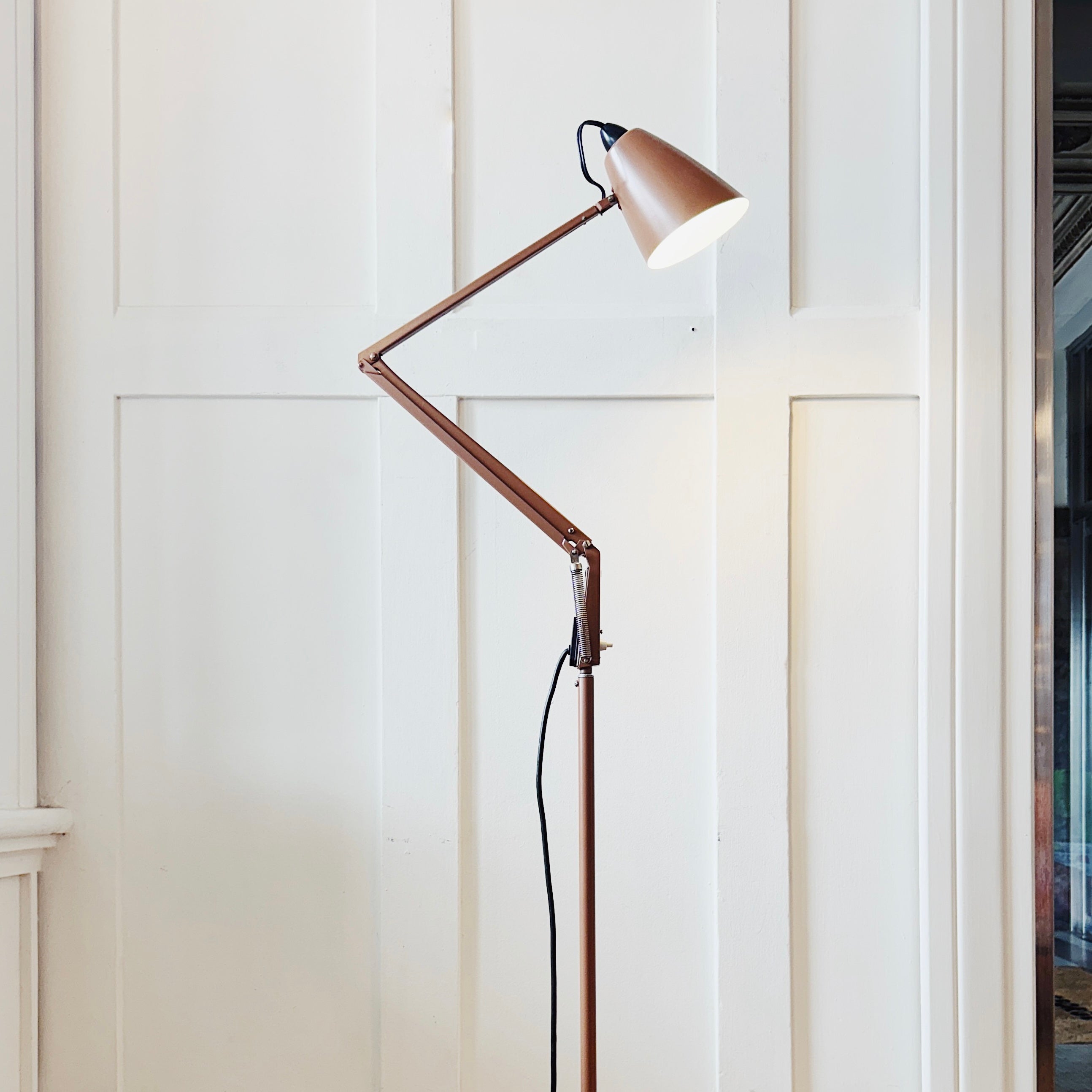 PLANET / Studio K Floor Lamp - Coffee – Domestic Fantasies