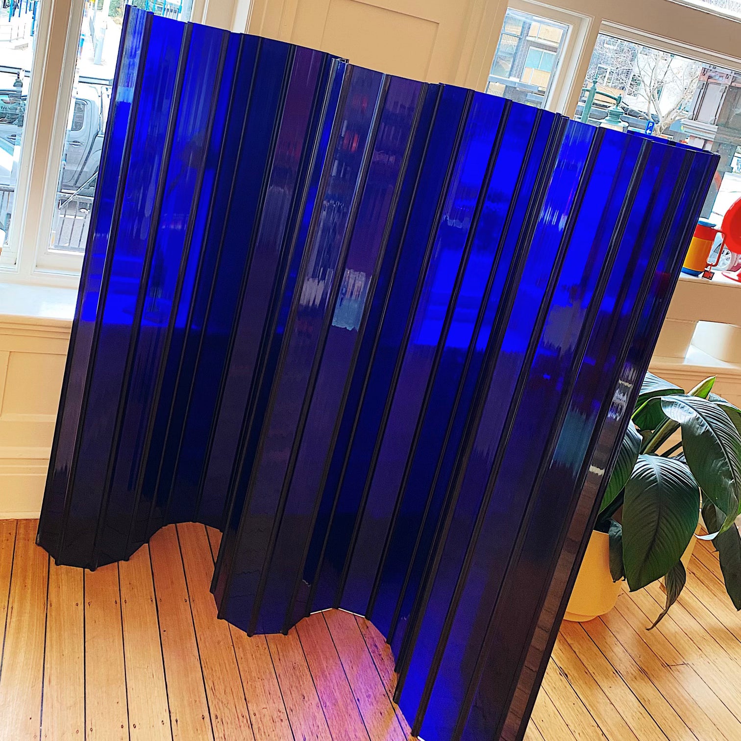 TOM DIXON / Resin Flex Blue Screen 2000 – Domestic Fantasies